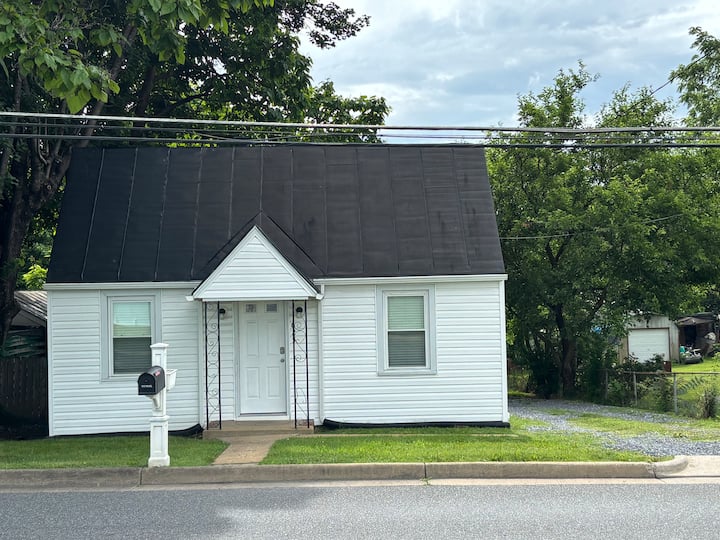 Caroline’s On Vine - Harrisonburg, VA