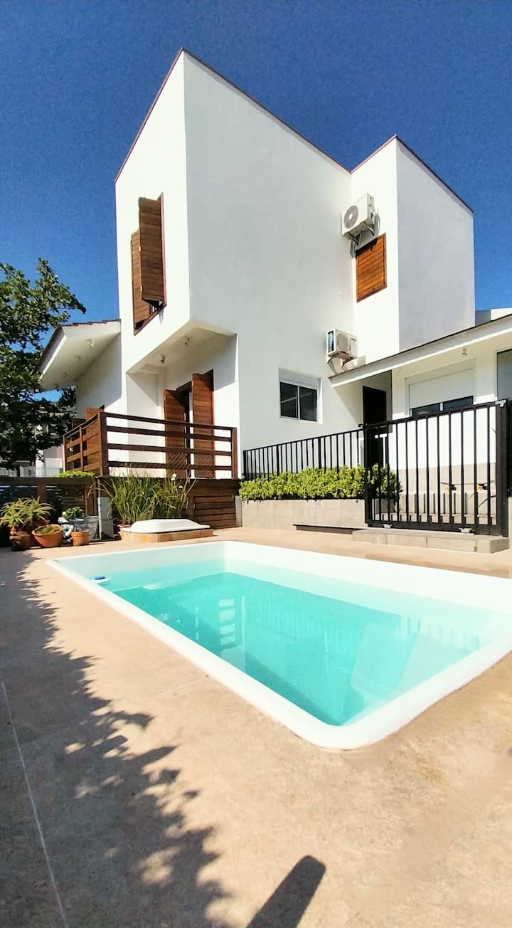 Casa Esquina Da Amendoeira - Garopaba