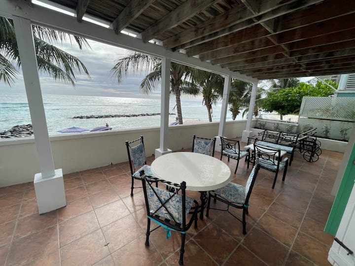 Charleston Beachfront 1 Bedroom, Sleeps 4 - Bridgetown