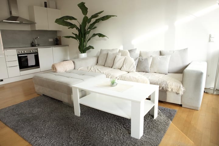 2 Zimmer Studio Apartment - Mit Parkplatz - Düsseldorf