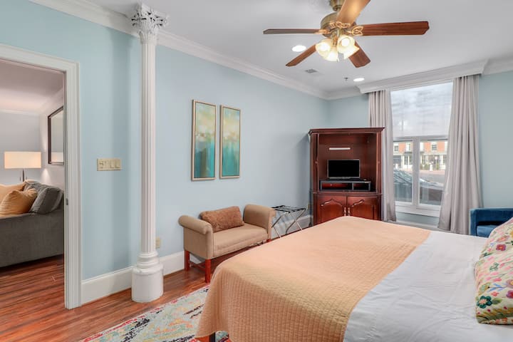 Oglethorpe Lodge - Suite 901 - Savannah, GA