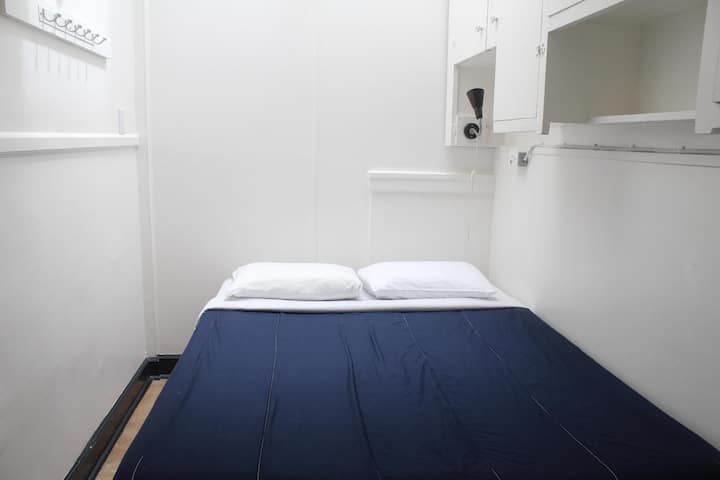 Micro Double Room (No Window) - 빅토리아