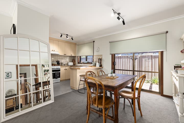 Cosy Home In Central Ballarat, Close To Everything - Ballarat