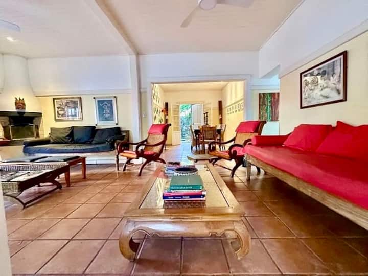 Balinese House, Pool And Services 50m From The Sea - Ilhabela