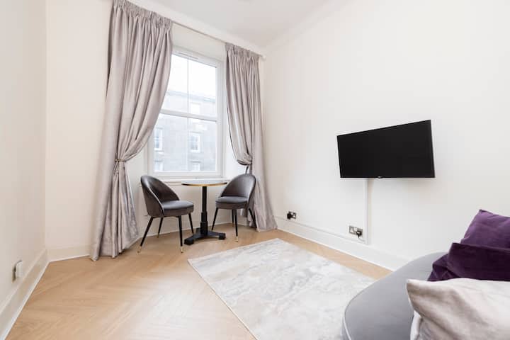 City Centre Modern Flat | Haymarket | Sleeps 2 - Édimbourg