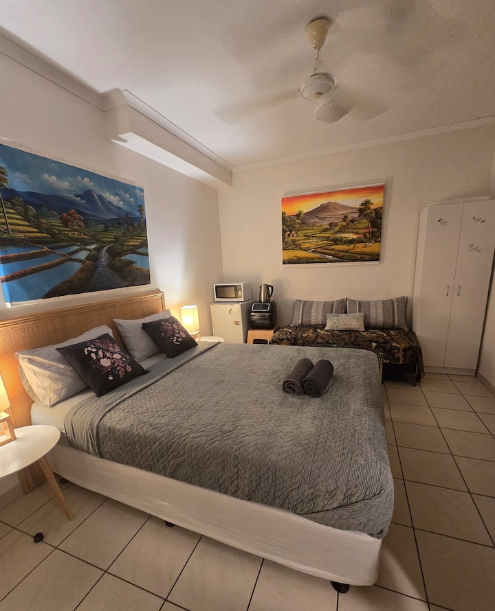 Affordable Family Retreat With Private Rooftop - Darwin