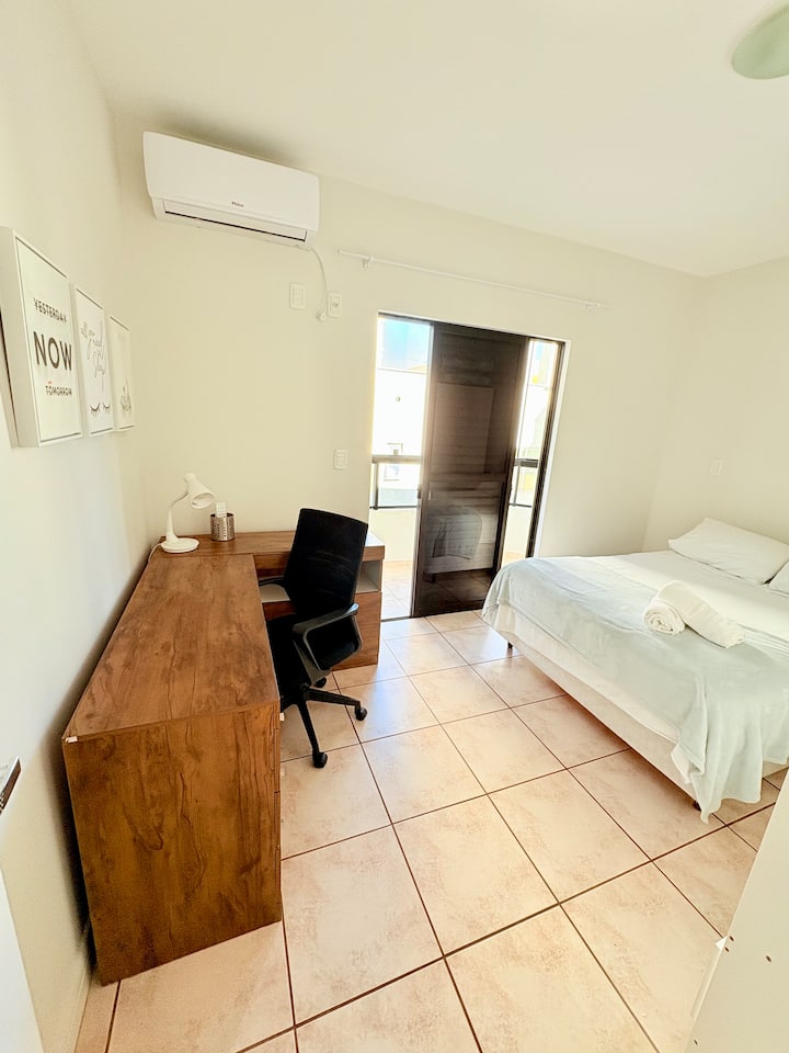 Sua Casa Na Praia Em Laguna, A 100m Do Mar☀️🧘🏻‍♀️🏖🍻🏄🏽‍♀️👨‍👩‍👧‍👦✨ - Laguna