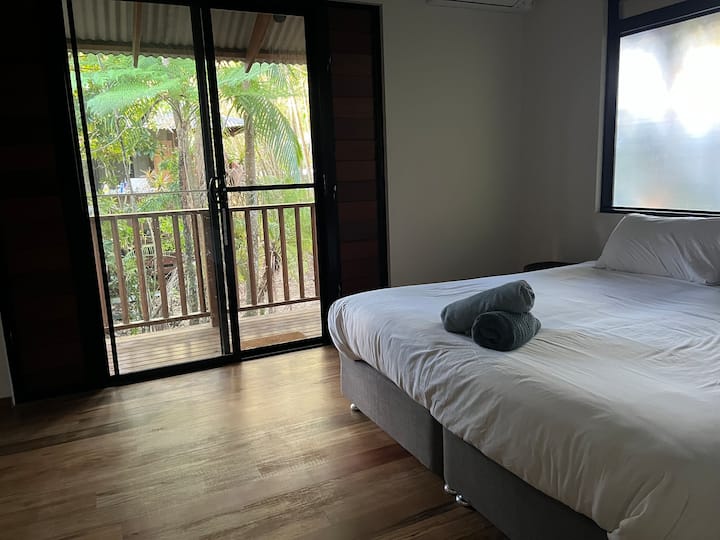 Private Room, Shared Bathroom, Near Belongil Beach - Byron Bay