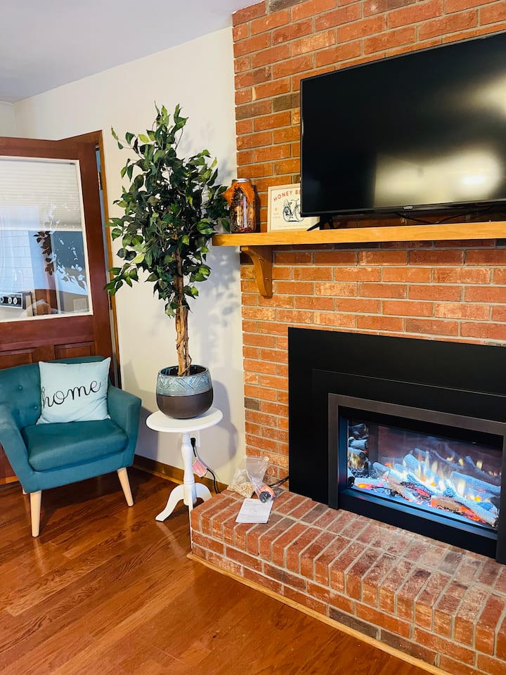 Bees Knees,pets Ok/fenced Yard/electric Fireplace! - Swannanoa, NC