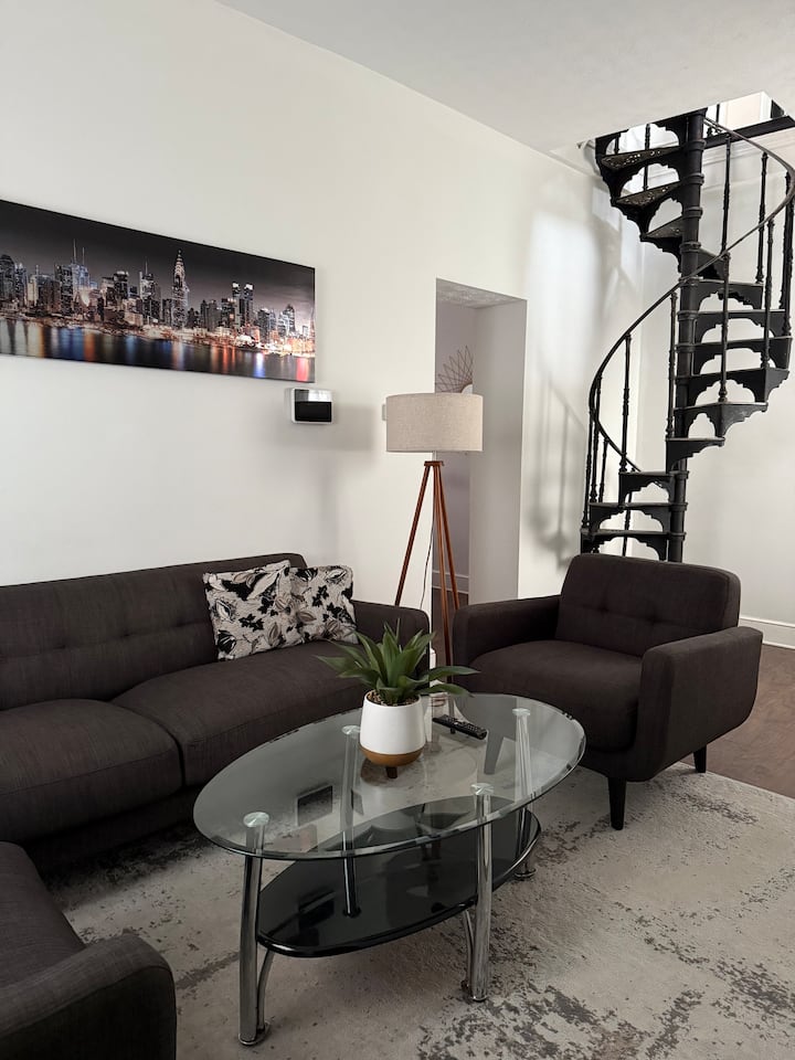 Old Louisville 2 Bedroom Traveling Nurse Townhome - Louisville, KY