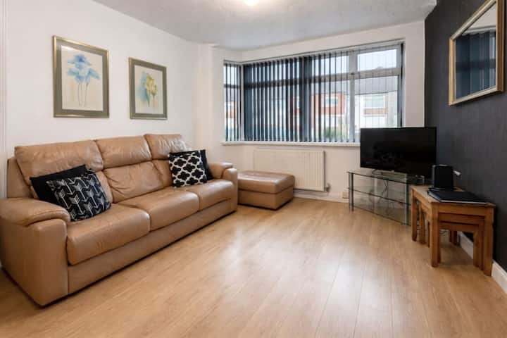 3br Home Perfect For Work & Family In Warrington - Warrington