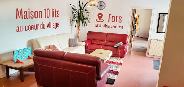 Grande Maison (9 Lits) Au Coeur Du Village. - Coulon