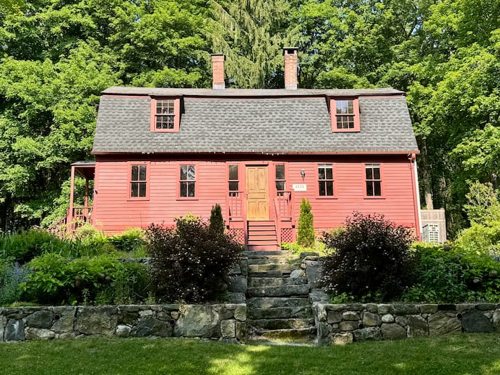 The Oldest Home In Litchfield. - Litchfield, CT