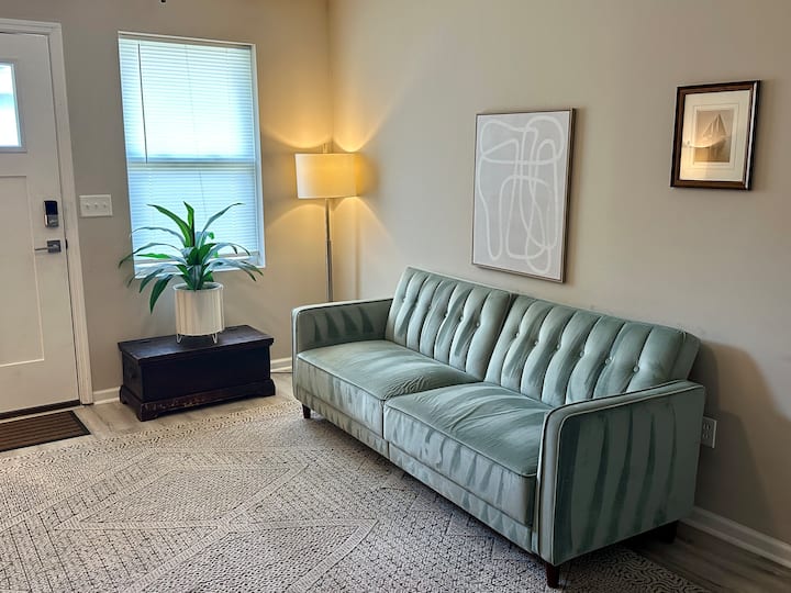 2br Newly Renovated Park Circle Apartment - North Charleston, SC