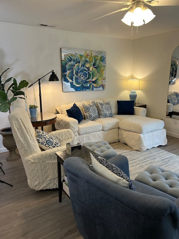 2 Bedrooms 2 Full Bath Fenced Backyard Garage Park - Medford, OR