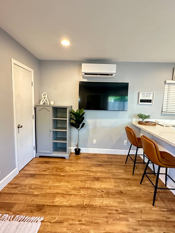 Stylish Home With 3 Beds - Fullerton, CA