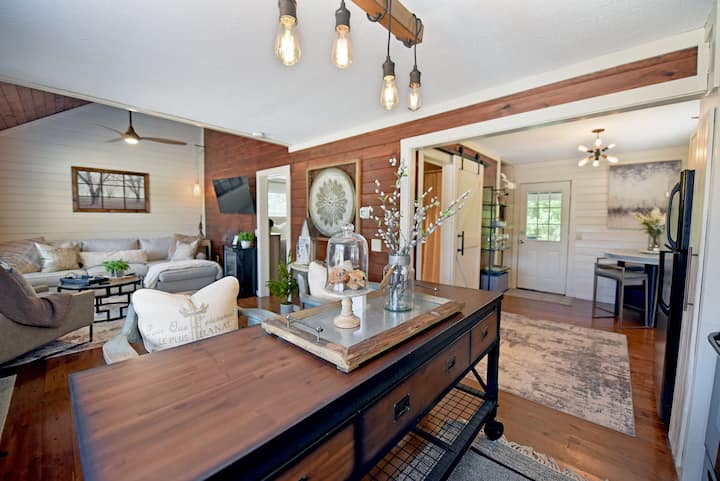 Luxury Creekside Retreat/king Master/near Town - Blairsville, GA