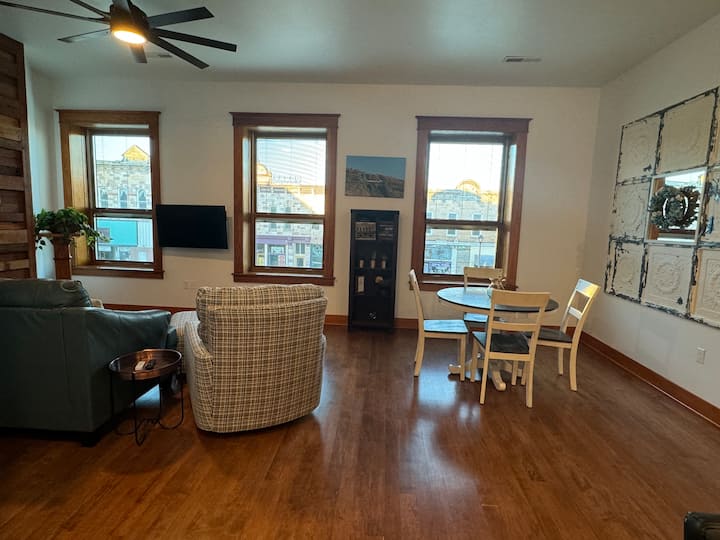 Chadron Downtown Loft - Chadron State Park, Chadron
