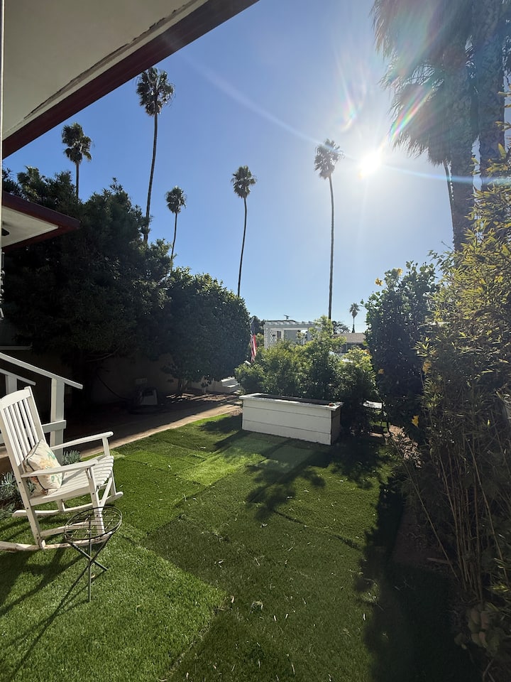 So Oceanside Coastal Garden Getaway - Oceanside, CA