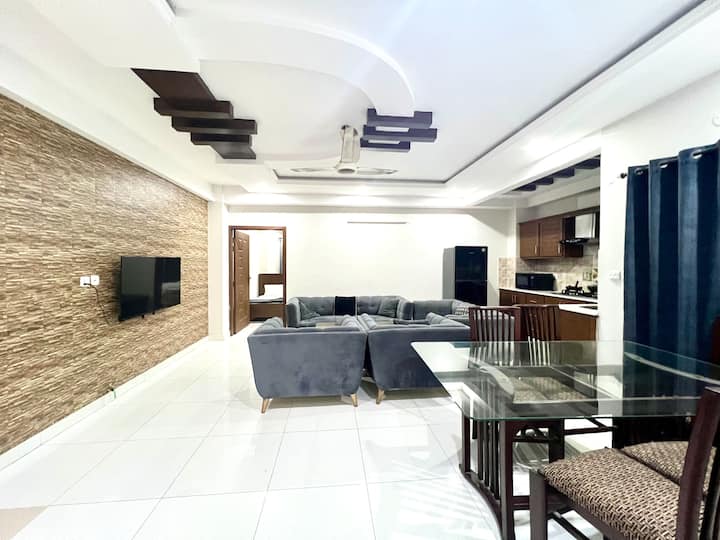 Luxury Apartment Hotel E11 Isb 2bhk Apartment - Islamabad