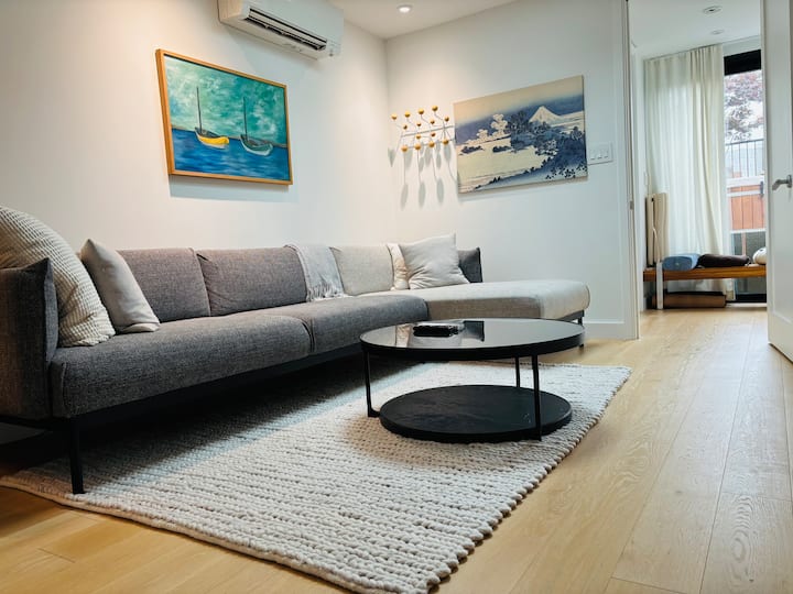 Beautiful Loft In Victorian House With Hot Tub - Toronto