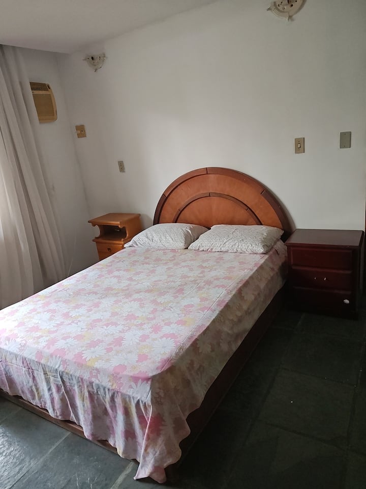 Alugo Quarto Com Banheiro Praia Piratininga - Niterói