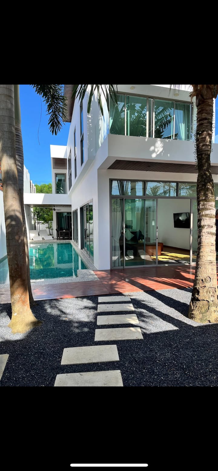 Modern Pool Villa  3 Bedrooms - Phuket district, Thailand