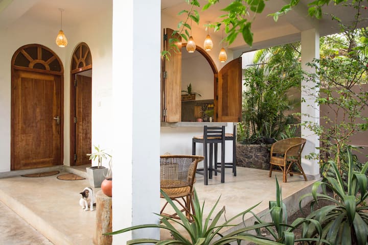 Banana Leaf Apartments-bamboo Room - Hikkaduwa