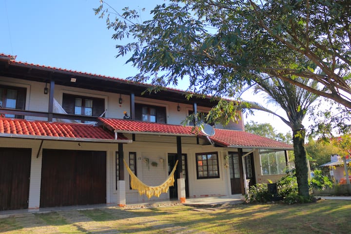 Residência Em Garopaba Para Até 12 Pessoas - Garopaba