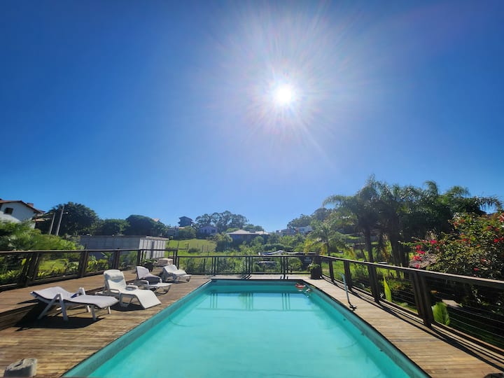 Chalé Com Linda Vista Da Piscina E Jardim - Imbituba