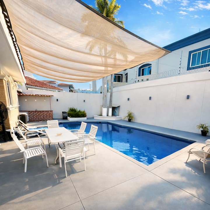 The 523 Beach House | Alberca |Zona Dorada Y Playa - Mazatlán