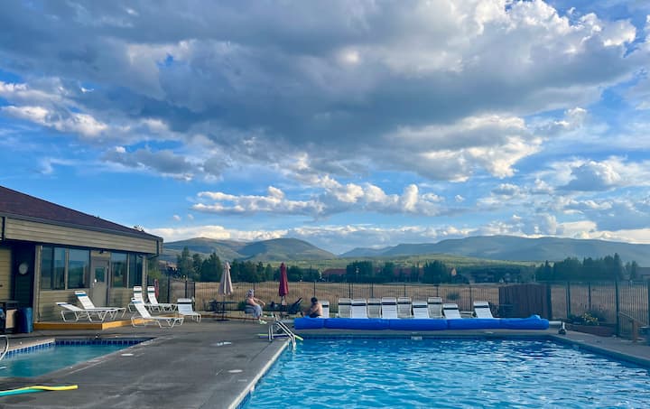 Peaceful Mountain Retreat & Clubhouse Access - Fraser, CO