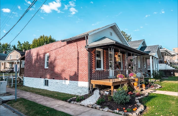 Charm Private House|kingbed 5min Botanicgarden - St. Louis, MO