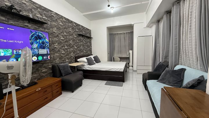 Qc Studio Unit Along Edsa - Cuba