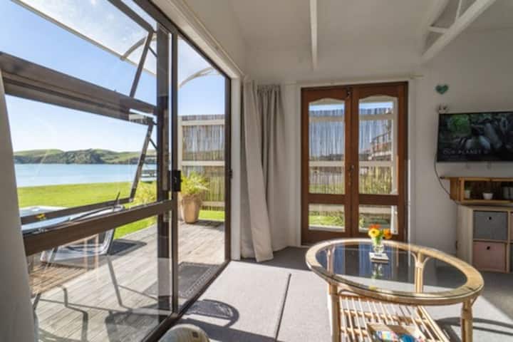 On The Harbour, Spa And Kayak - Raglan