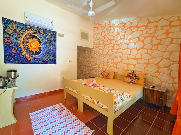 Flora Cabin | Pool - Fast Wifi - Nature Trails - Lonavala