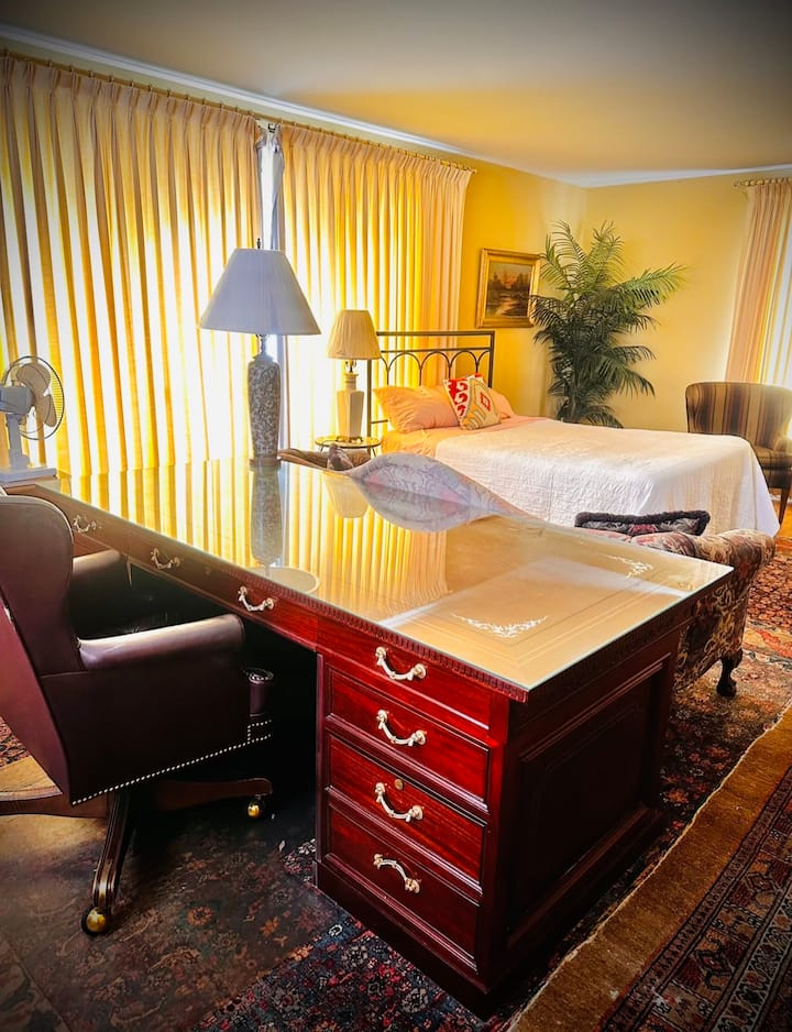 Executive White Pine Room - Fishers, IN