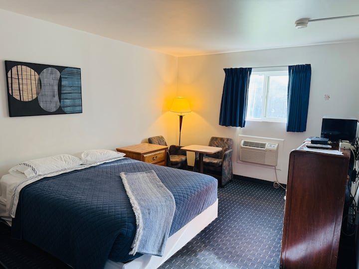 Near Hospitals Furnished Studio With Free Wifi #22 - Oasis, Billings