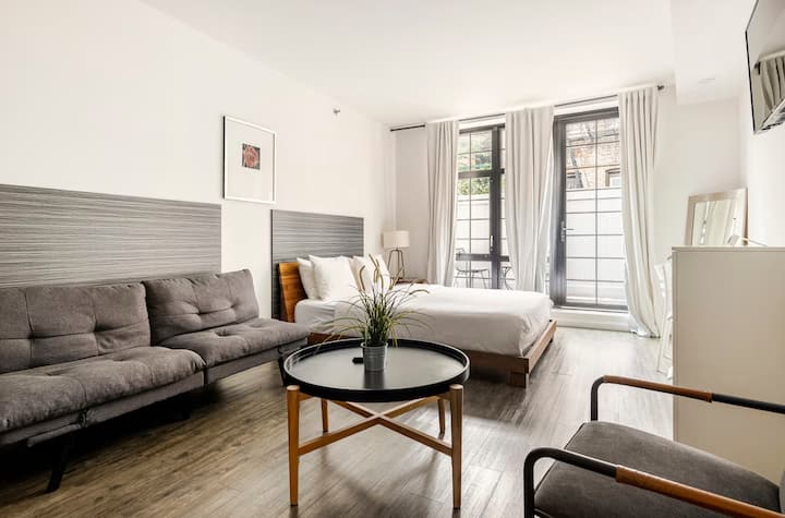138 Bowery-studio Suite W. Dining Area - Brooklyn, NY