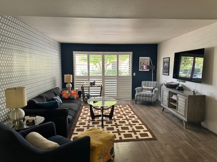 Fab Pools, Great Location, Monthly Discount! - Palm Springs, CA