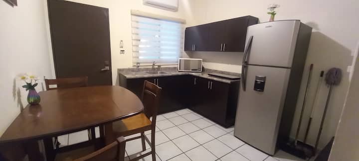 Depa Con Buena Ubicación, Buen Precio Y Muy Cómodo - Hermosillo