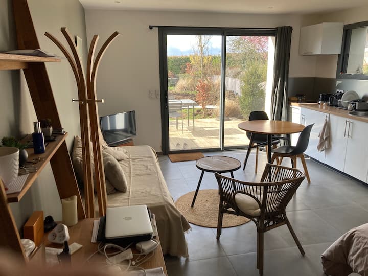 Proximité Annecy, Petit Cocon Avec Jardin - Annecy