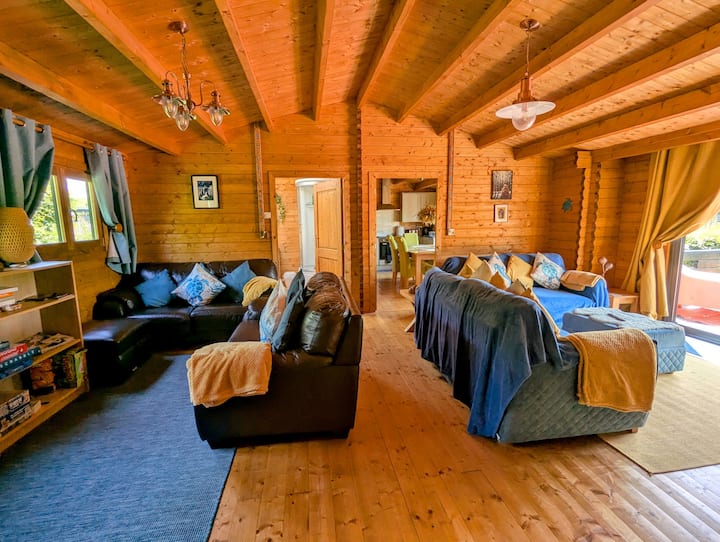 Lovely Large Log Cabin On Isle Of Anglesey - Wales