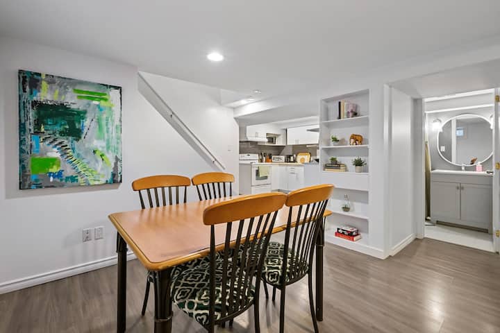 2 Bedroom Basement Apt Mins From Downtown/la Cité - Ottawa