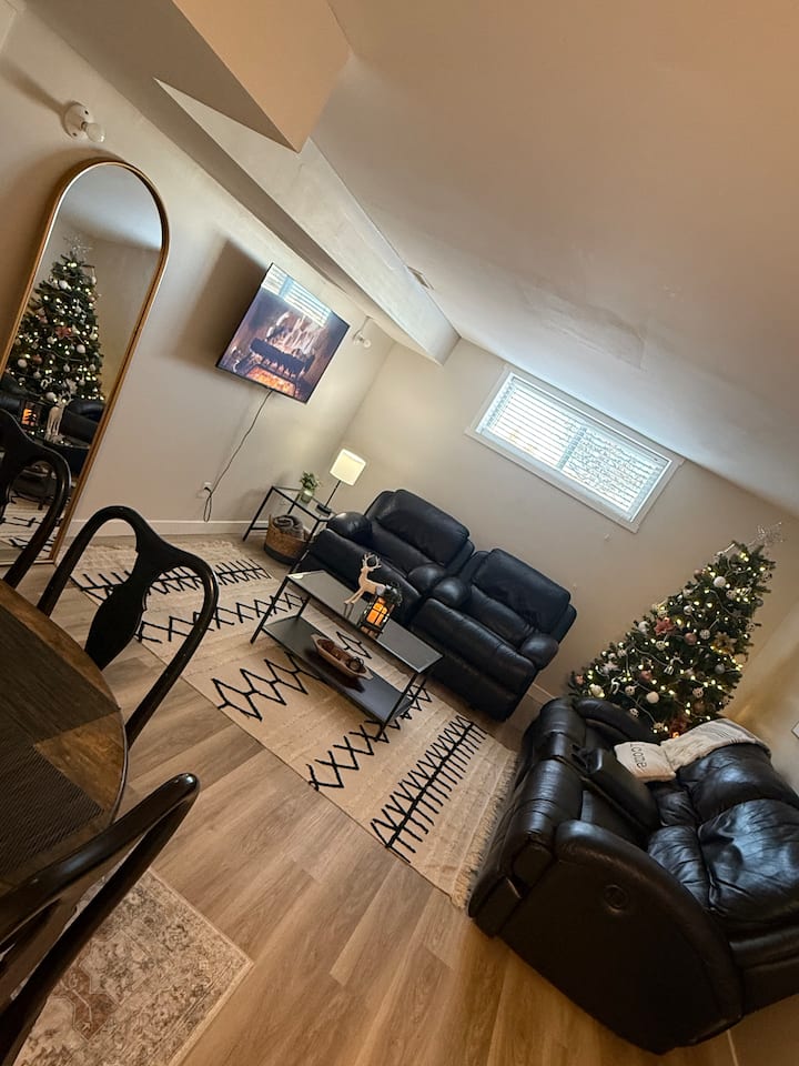 Private 2 Bedroom 1 Bathroom Suite - Fort St. John