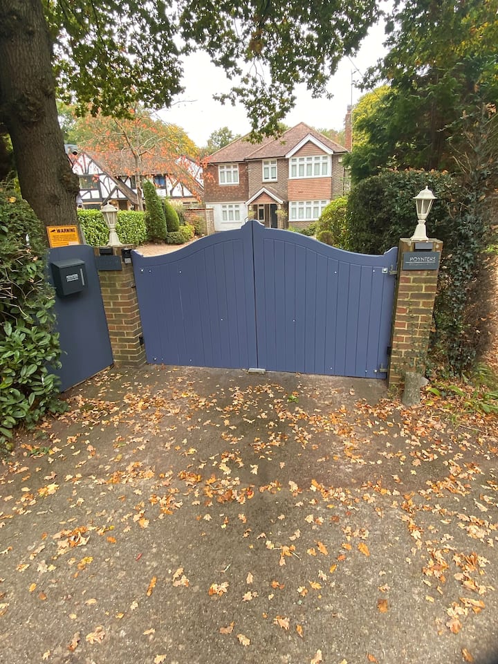 Luxury Gated 5 Star Apartment Near London Gatwick. - West Sussex