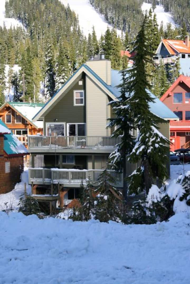 Chateau Cona - Hot Tubs, Sauna, Ski In/ski Out - Mount Washington