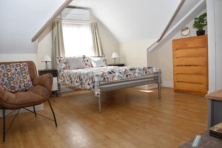 Private 3-room Studio Apartment, Central Richmond - Kingston upon Thames