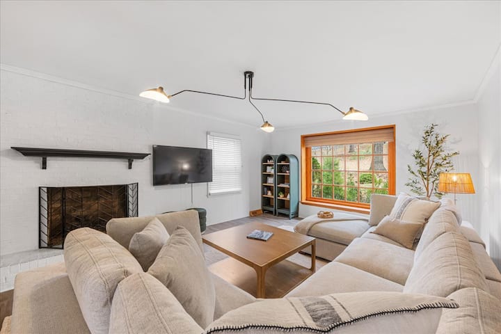 Queen City Casa | Spacious + Stylish 5br - Charlotte