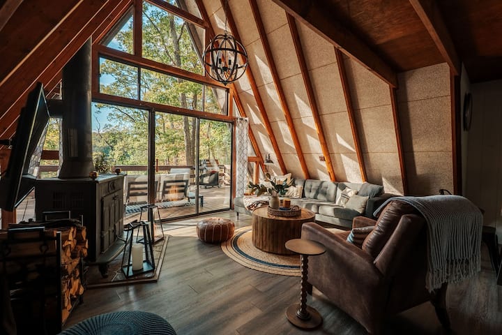 Pura Vida Chalet - Lakefront On Lake St. Gallen - Innsbrook, MO